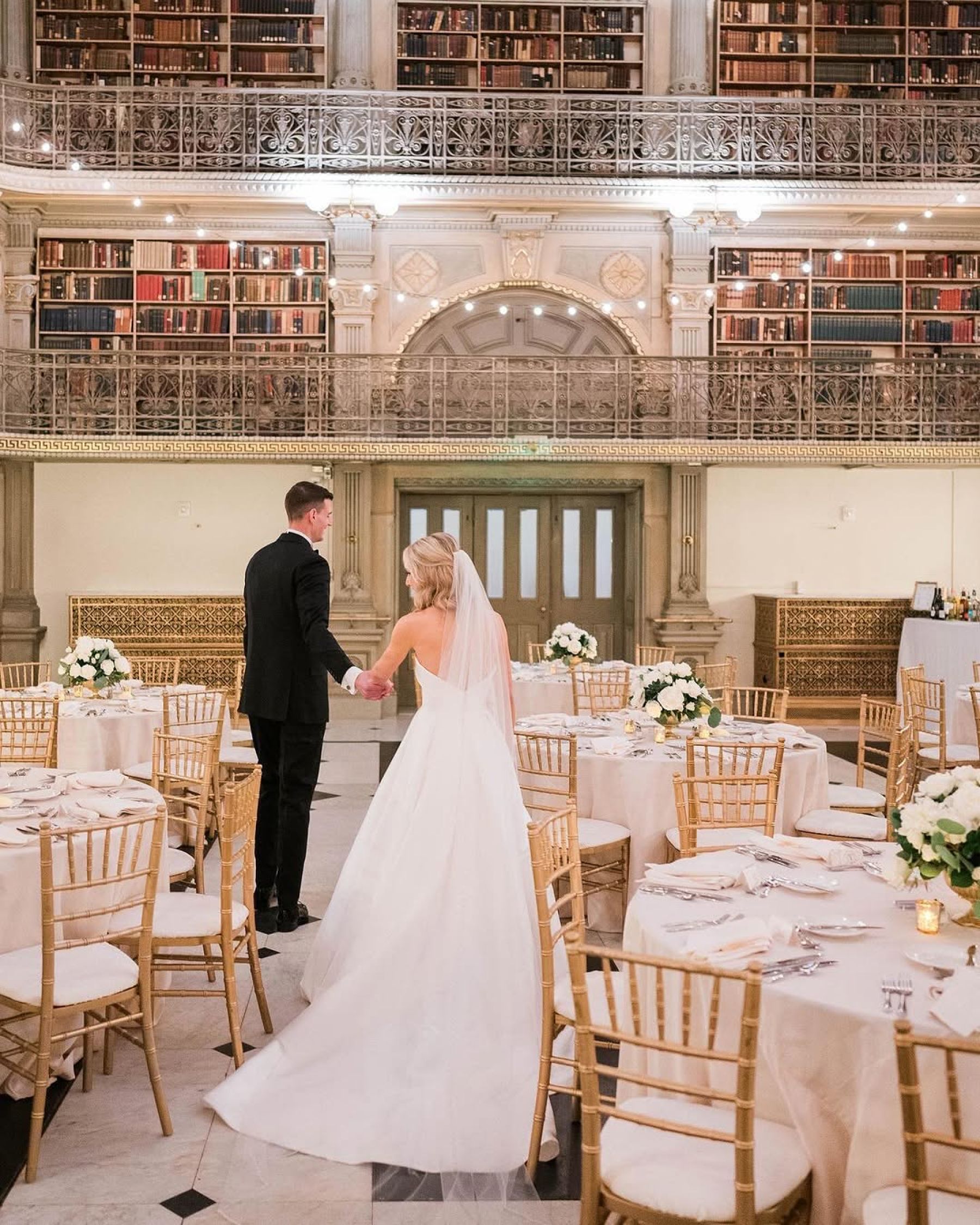 George Peabody Library Wedding Venue in Baltimore ️ Portfolio
