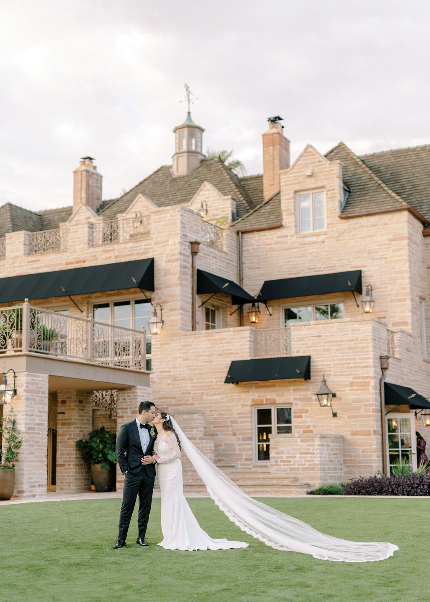 The Red Berry Estate Wedding Venue in San Antonio ️ Portfolio